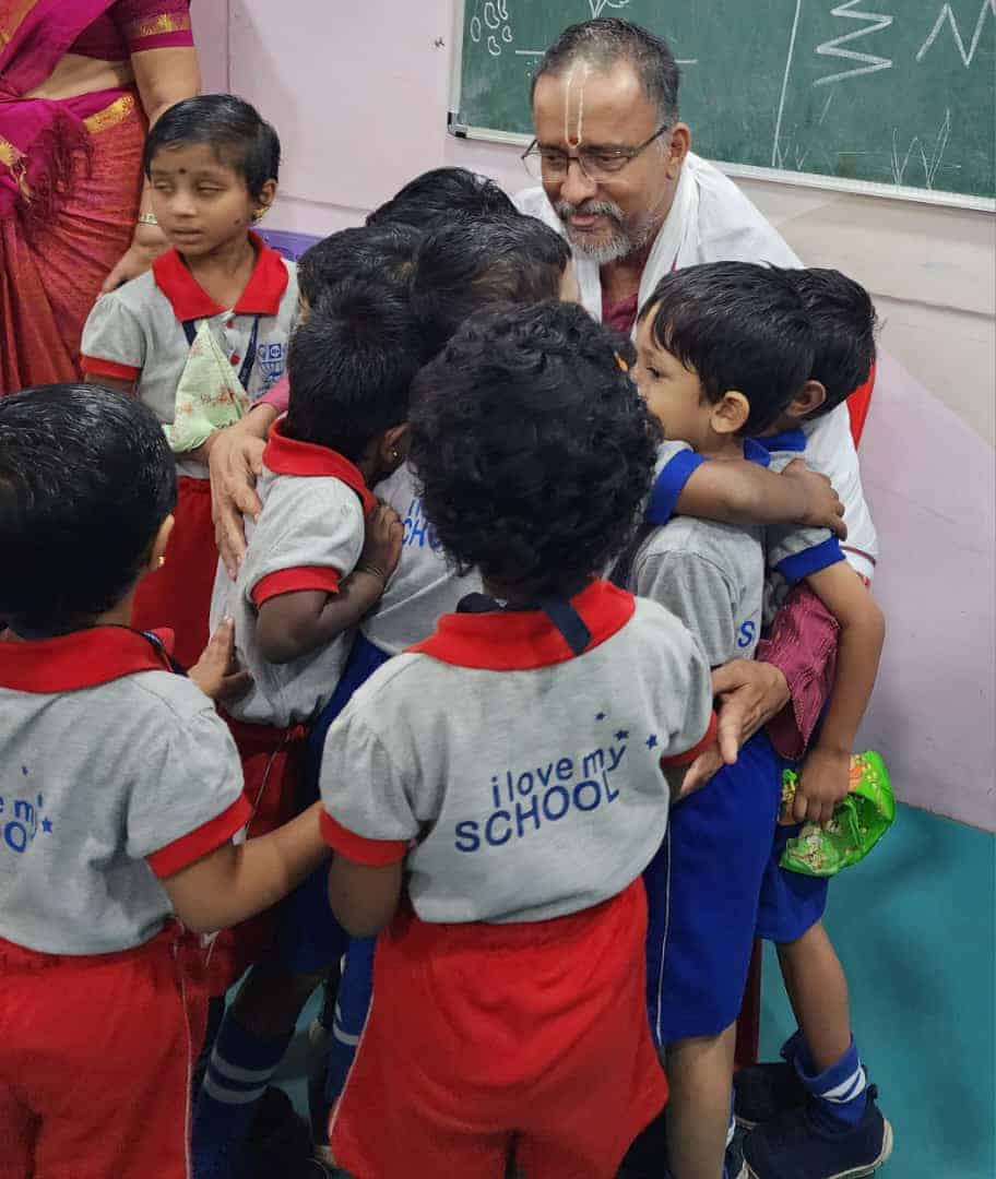 Sri Swamiji's Visit to Devi Academy School - Namadwaar