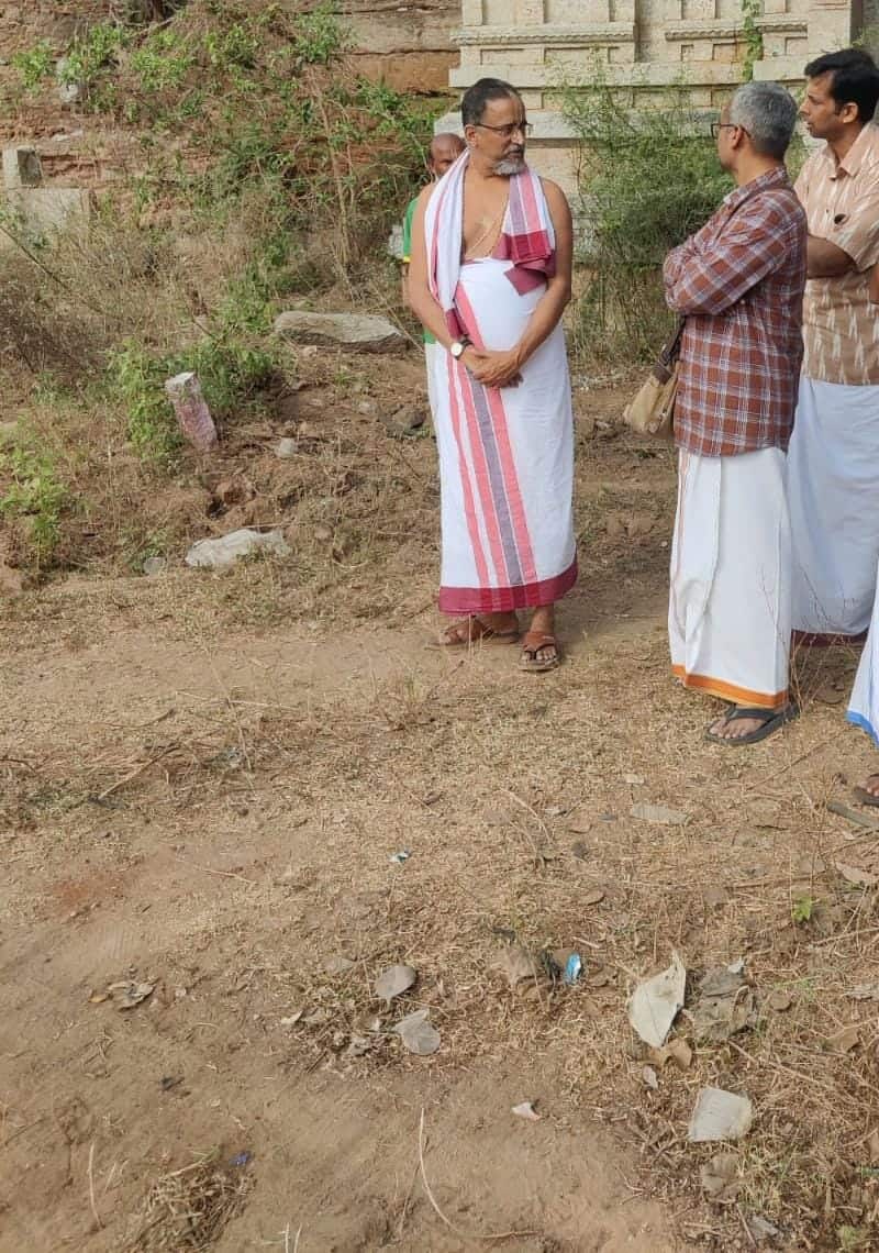 Sri Swamiji at Sholingur and Kanchipuram - Namadwaar